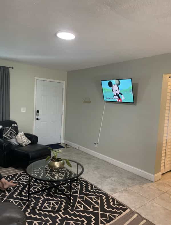 funniest bad tv mounting setups-19-10-07-2022 - Thunder Dungeon | The ...