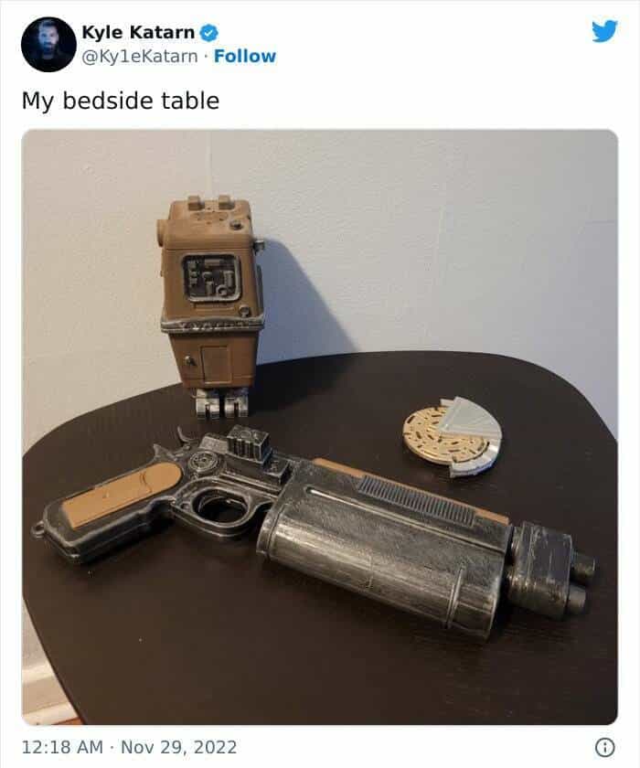 elon musk bedside table memes-21-12-01-2022 - Thunder Dungeon | The ...