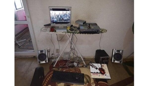 39 of the Weirdest Computer Setups People Apparently Use
