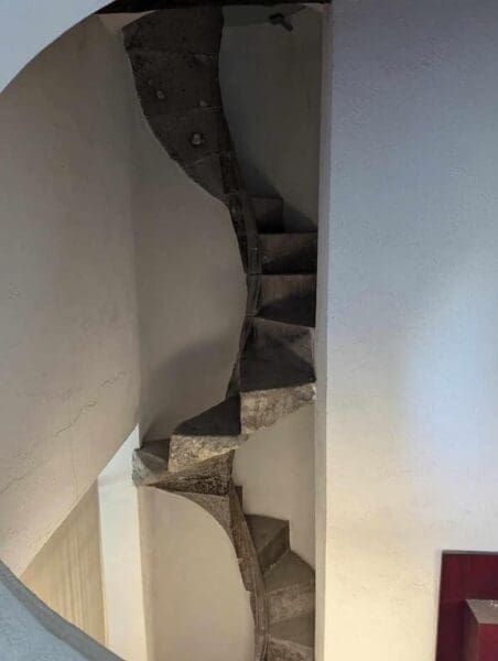 28 Scary Staircases That Will Make You Question Gravity