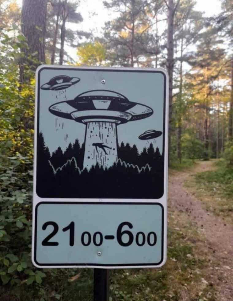 UFO memes-4-20241216 - Thunder Dungeon | The Funniest Memes. Period.