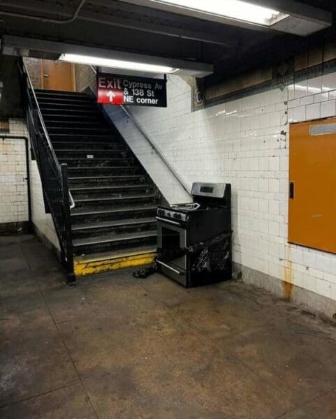 33 Hilarious New York Memes From A City That Never Sleeps (Or Cares)