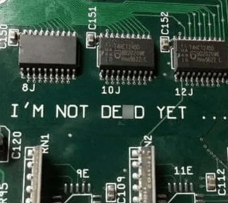 27 Hidden Circuit Board Messages That Prove Techies Can’t Resist Easter ...