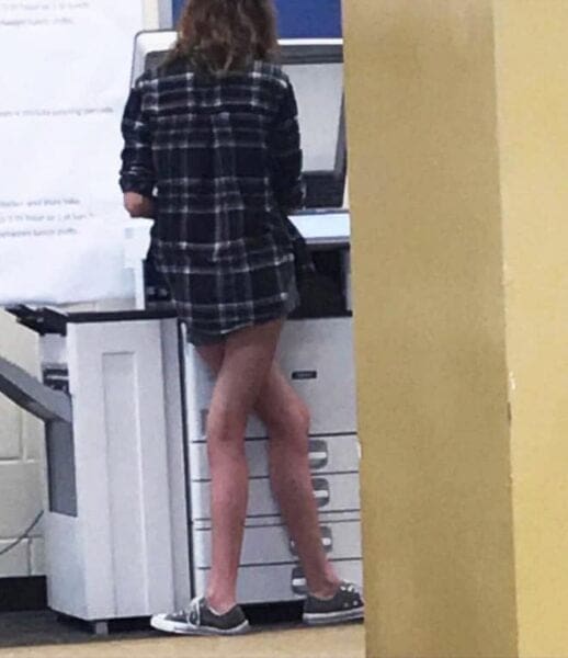 Caught Standing Weird: 40 Hilarious Public Moments Of People Standing ...