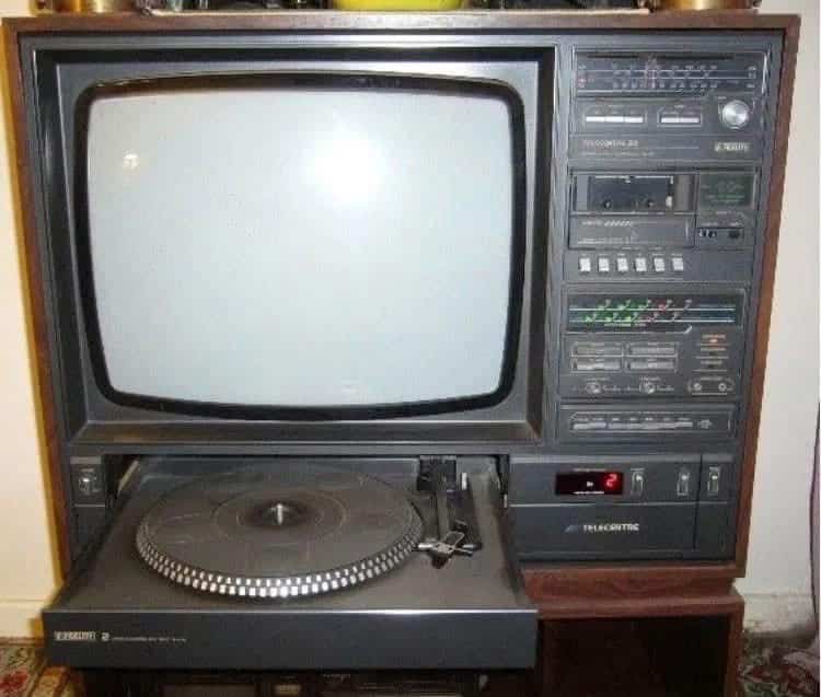 80s tech-18-5-28-2025 - Thunder Dungeon | The Funniest Memes. Period.