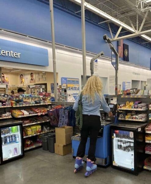 30 Walmart Shoppers Who Think They're Serving Fashion, But Are Actually ...