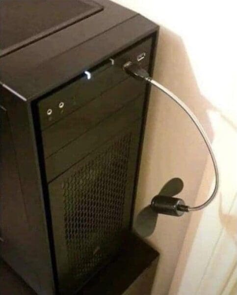 36 of the Worst Computer Setups That Need a Complete Tear Down
